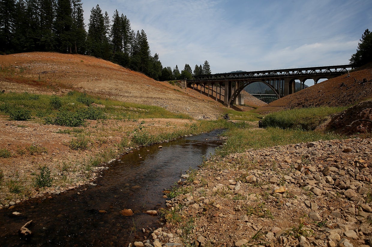 California drought drains lakes