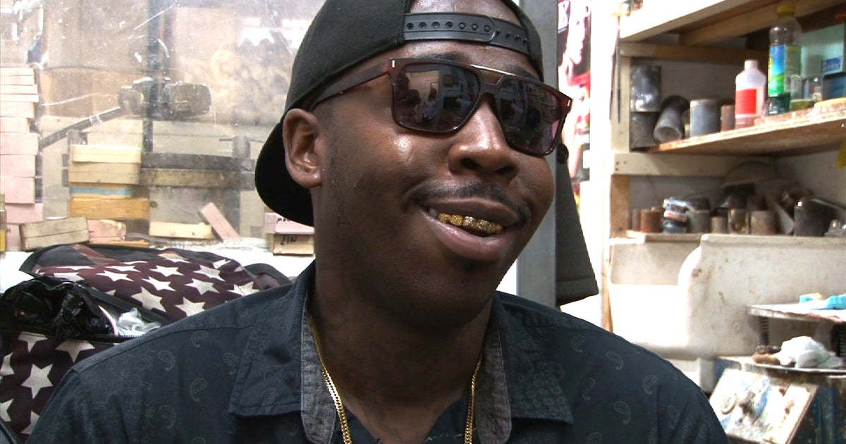 Harlem's golden "grill" maker shines - CBS News