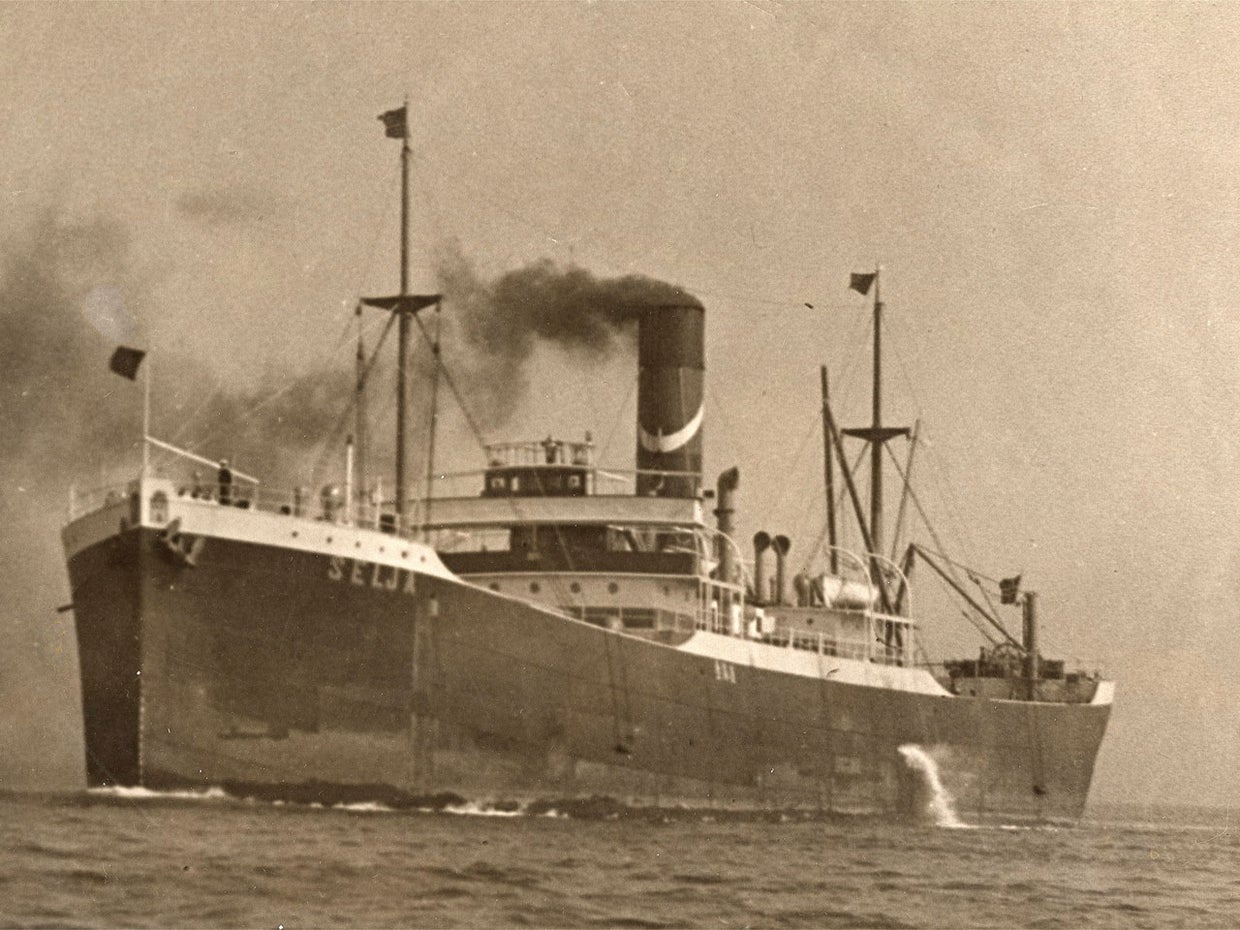 "Graveyard of ships" explored off San Francisco - CBS News