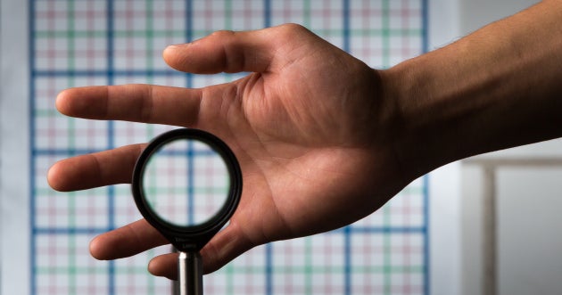 "Invisibility cloak" uses lenses to bend light - CBS News