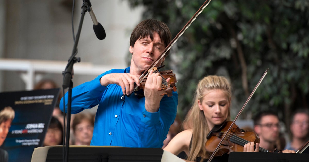 Violin virtuoso Joshua Bell's encore at Union Station - CBS News