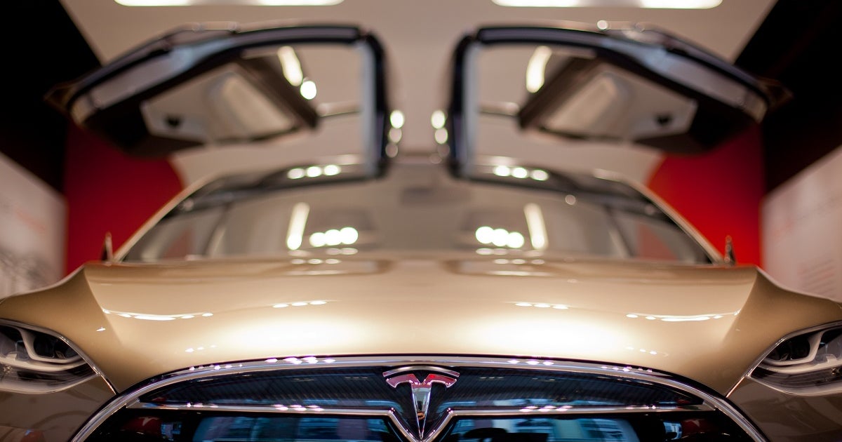 Tesla Motor's Elon Musk announces D feature to Model S cars - CBS News