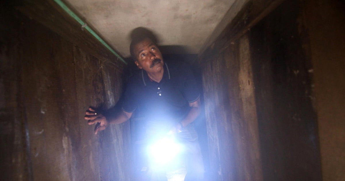 Bill Whitaker's 60 Minutes debut - CBS News