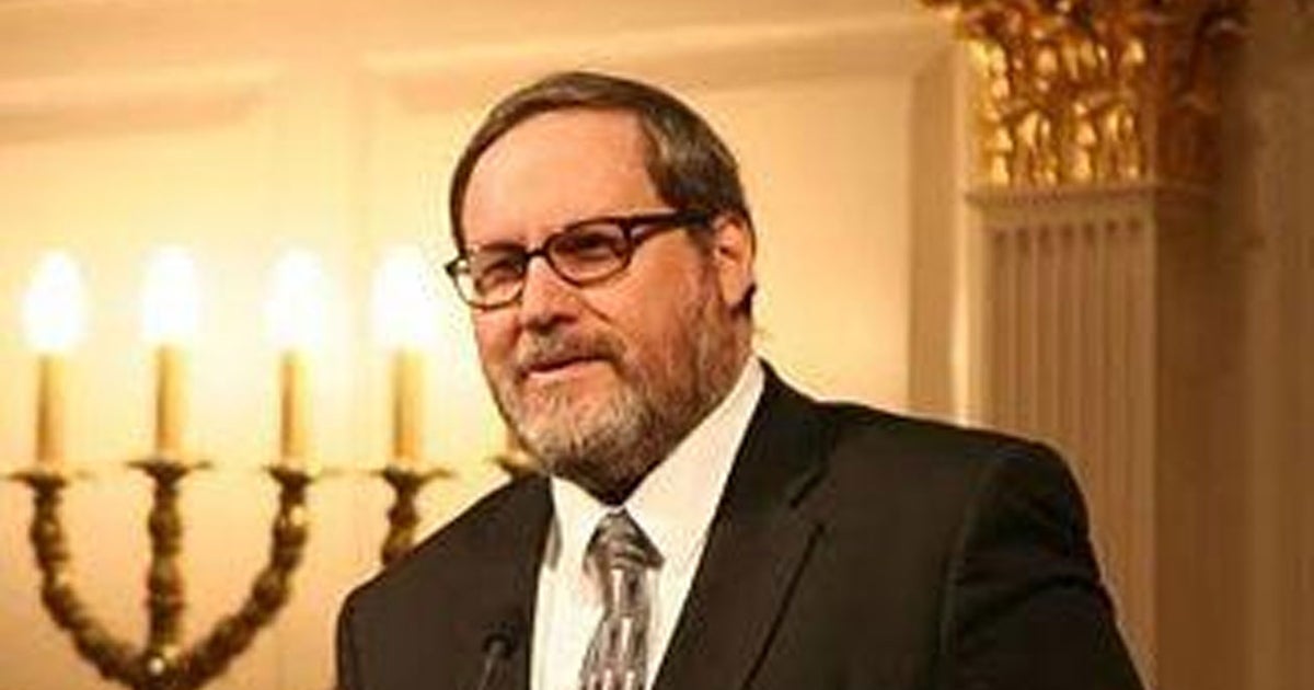 Woman sues over alleged voyeurism of D.C. rabbi Barry Freundel - CBS News