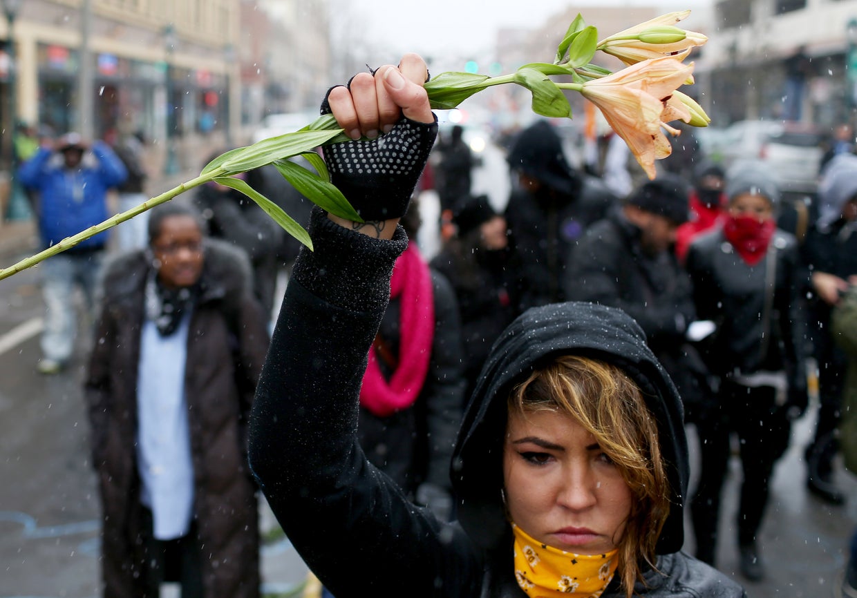 Ferguson braces for grand jury report