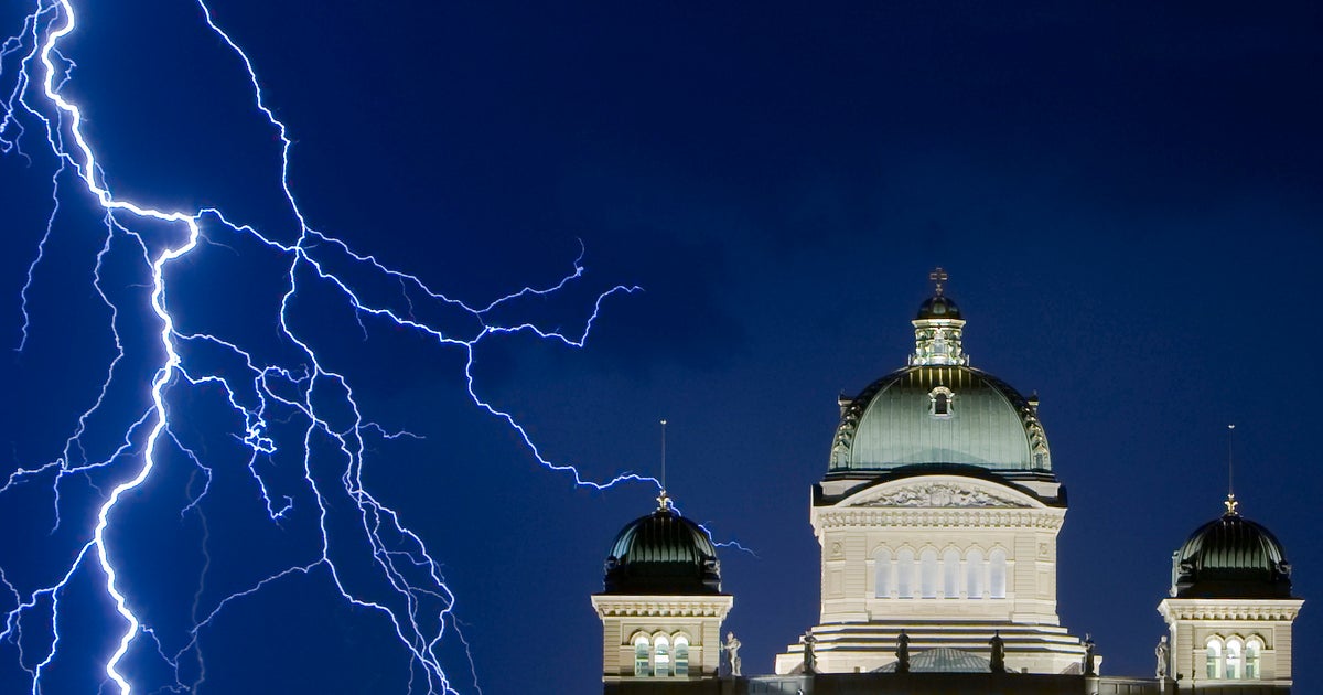 Electrifying map charts every lightning bolt - CBS News