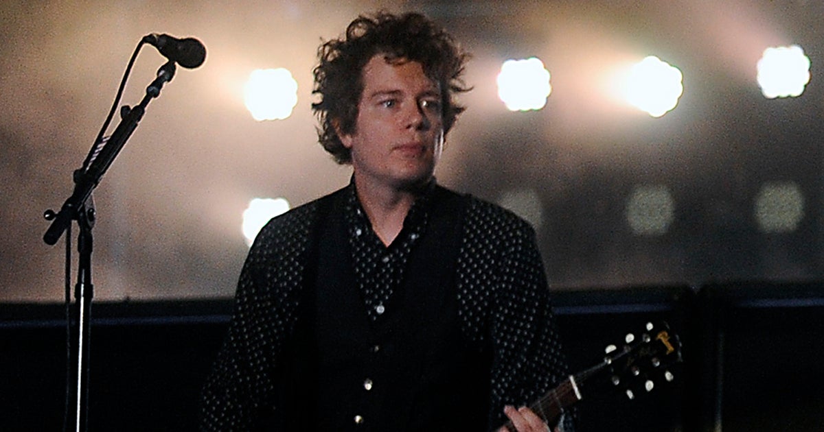 Green Day guitarist Jason White has tonsil cancer - CBS News