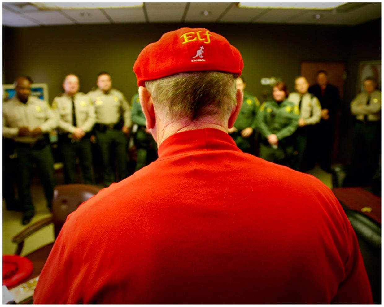 Viral Secret Santa story inspires millions - CBS News