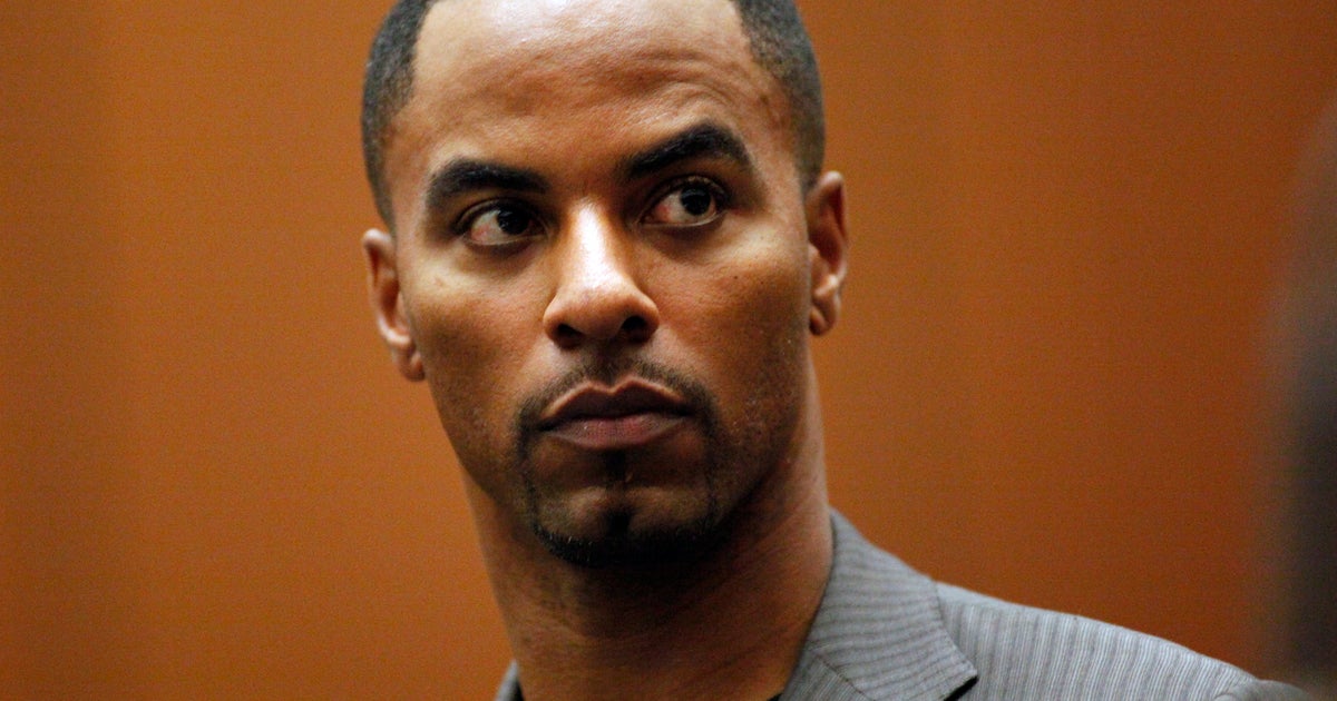 Judge accepts revamped plea deal in Darren Sharper rape case - CBS News