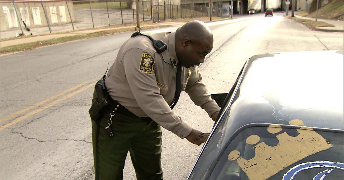 Viral Secret Santa story inspires millions - CBS News