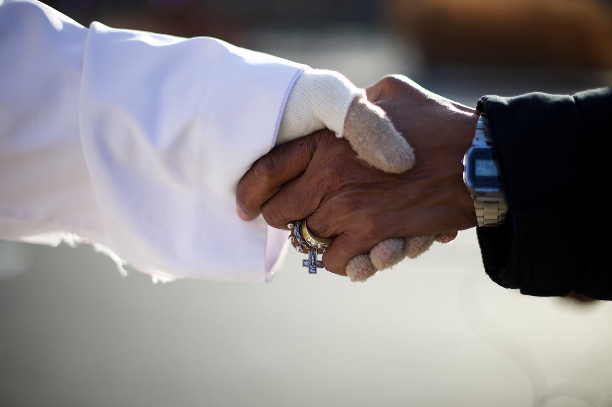 "Philly Jesus" spreads his message around town