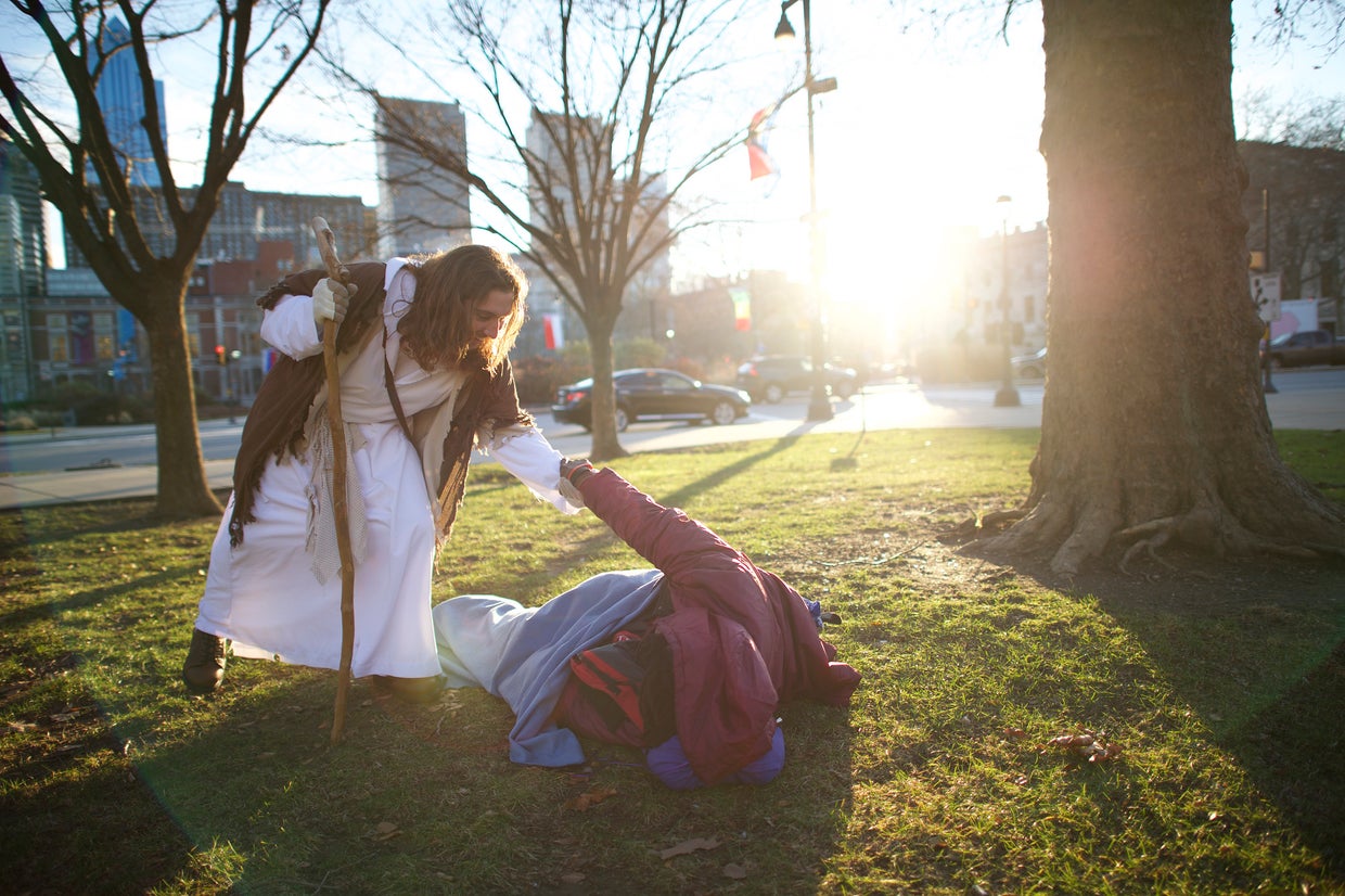 "Philly Jesus" spreads his message around town