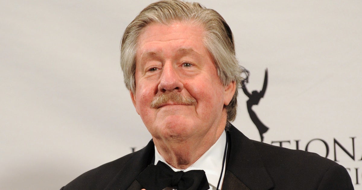 Actor Edward Herrmann dies at 71 - CBS News
