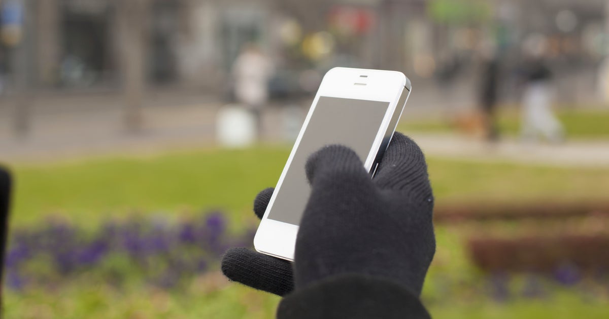 How to keep your phone from dying in freezing weather - CBS News