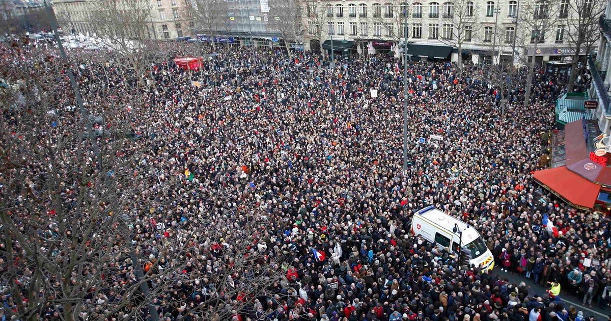 Thousands join world leaders at Paris unity rally - CBS News