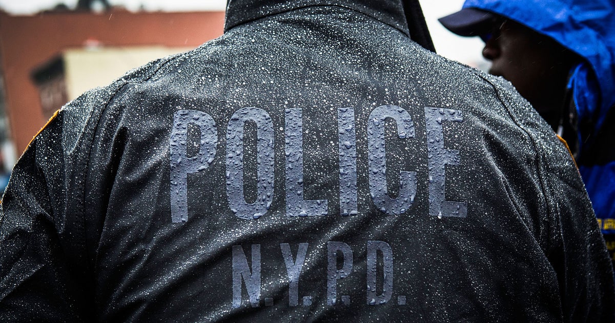 NYPD's tussle with mayor: An officer's perspective - CBS News