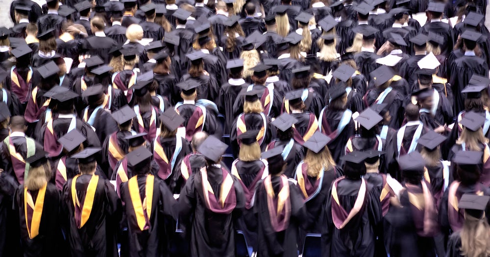 A troubling college divide between rich and poor - CBS News