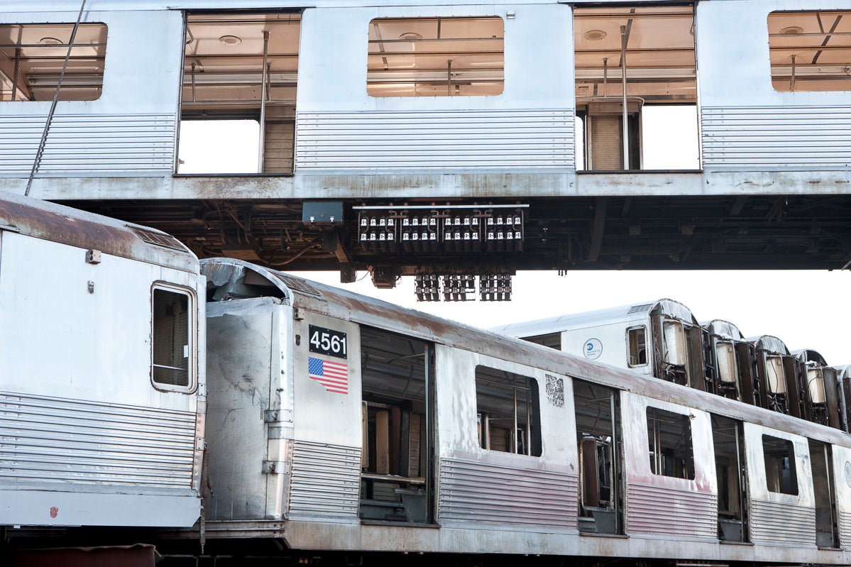 Retired NYC subway cars dumped into Atlantic Ocean for artificial reef ...