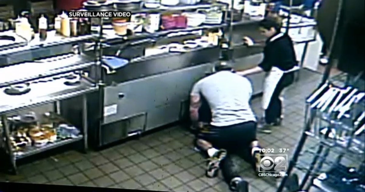 Armed man body slammed at Chicago eatery owned by former WWE wrestler ...