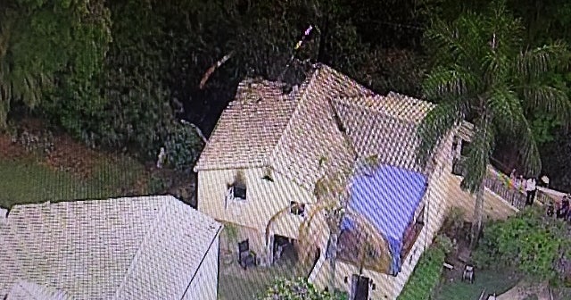 Helicopter crashes into central Florida home, killing 1 - CBS News