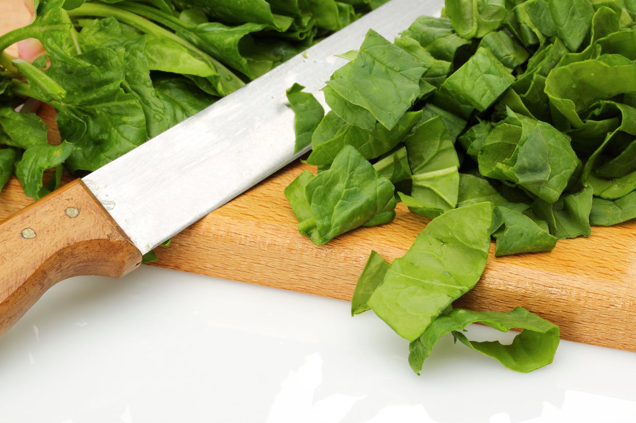 The MIND diet: 10 foods that fight Alzheimer's (and 5 to avoid)