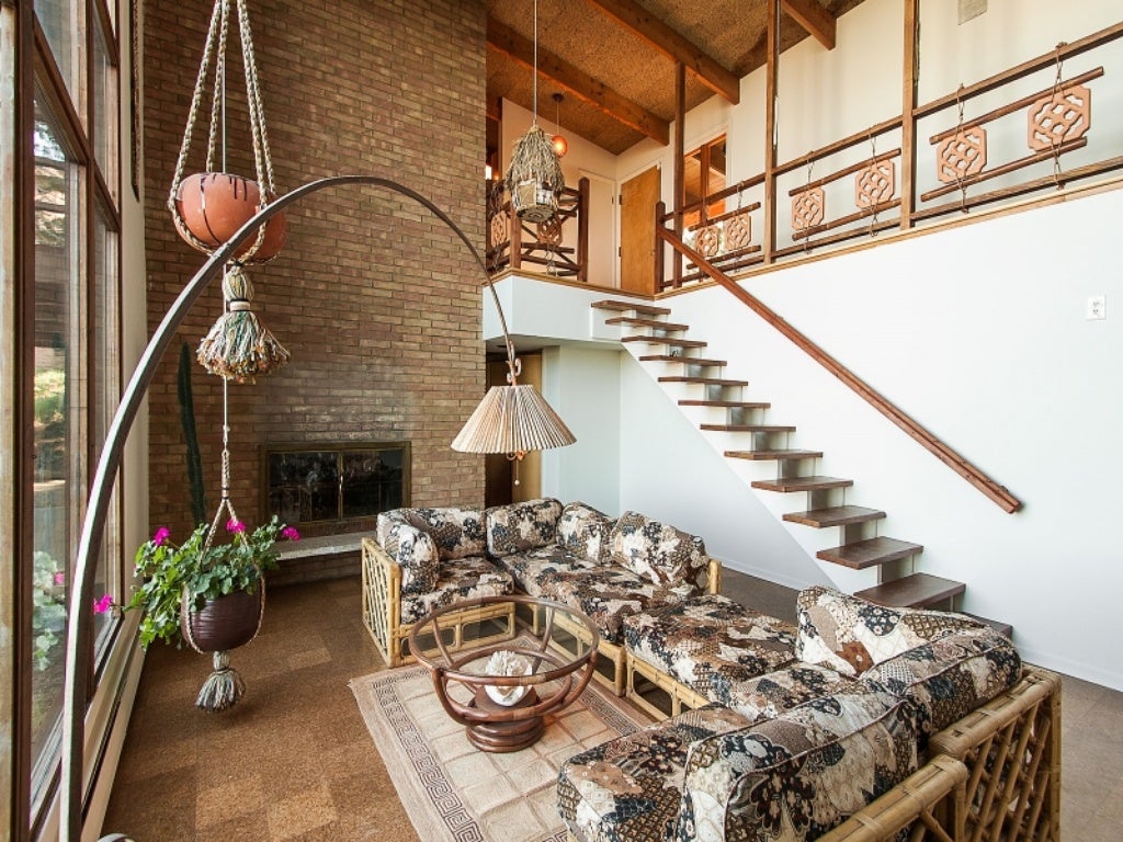 10 homes that belong in "Mad Men"