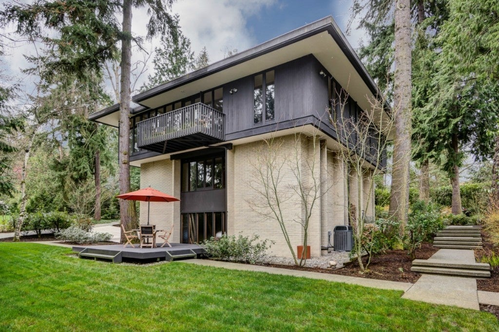 10 homes that belong in "Mad Men"