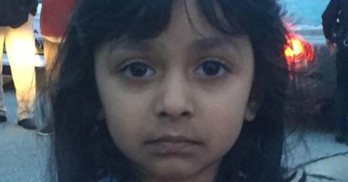 Toddler girl found alone near Chicago forest preserve - CBS News
