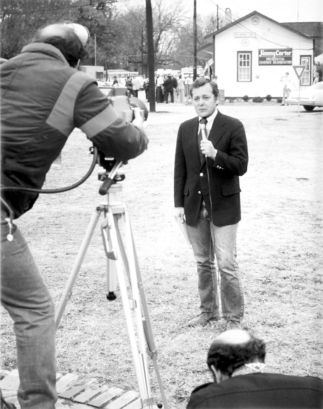 Legendary "Face the Nation" anchor Bob Schieffer to retire