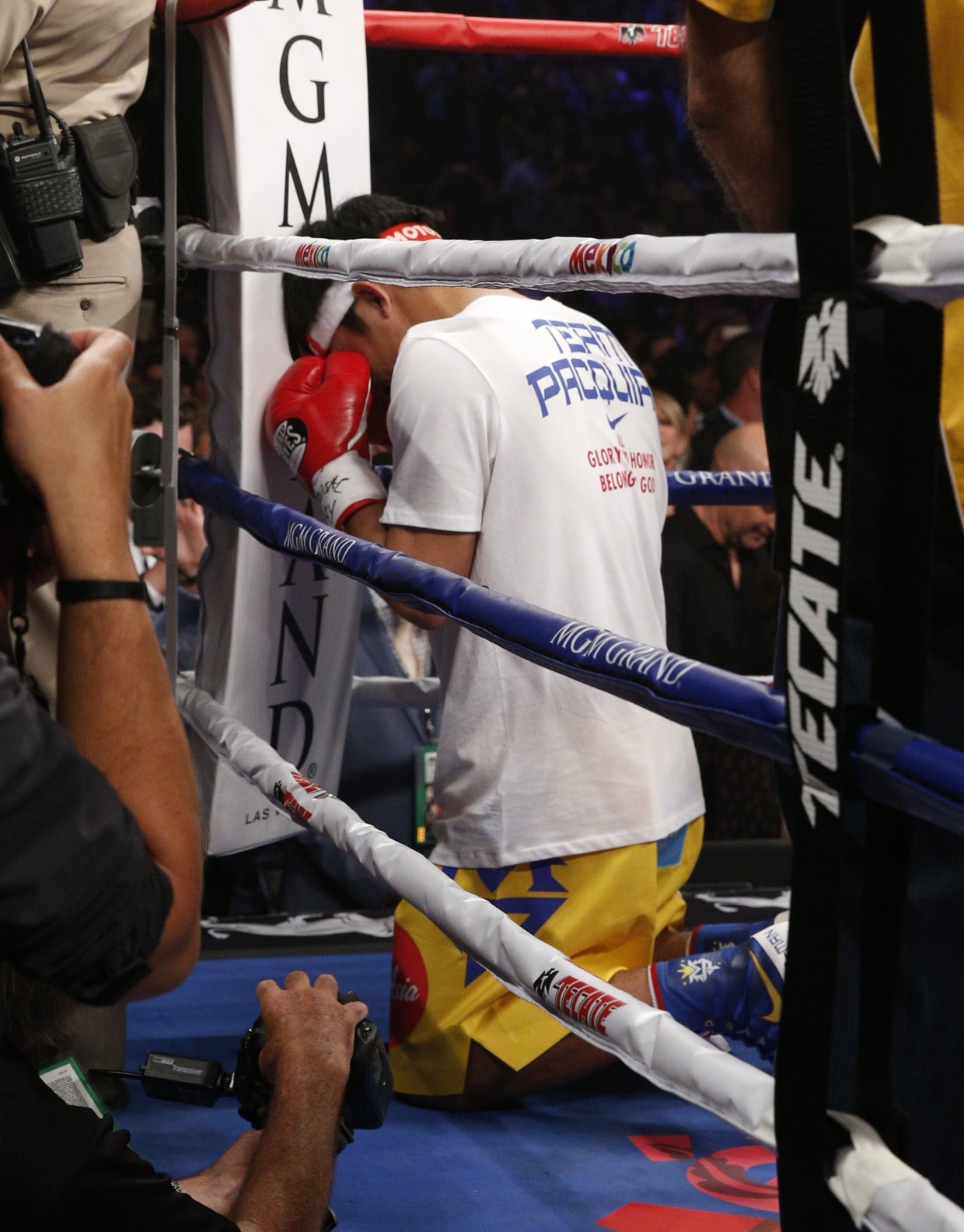 The $300 million "Fight of the Century"Floyd: Floyd Mayweather Jr. and ...