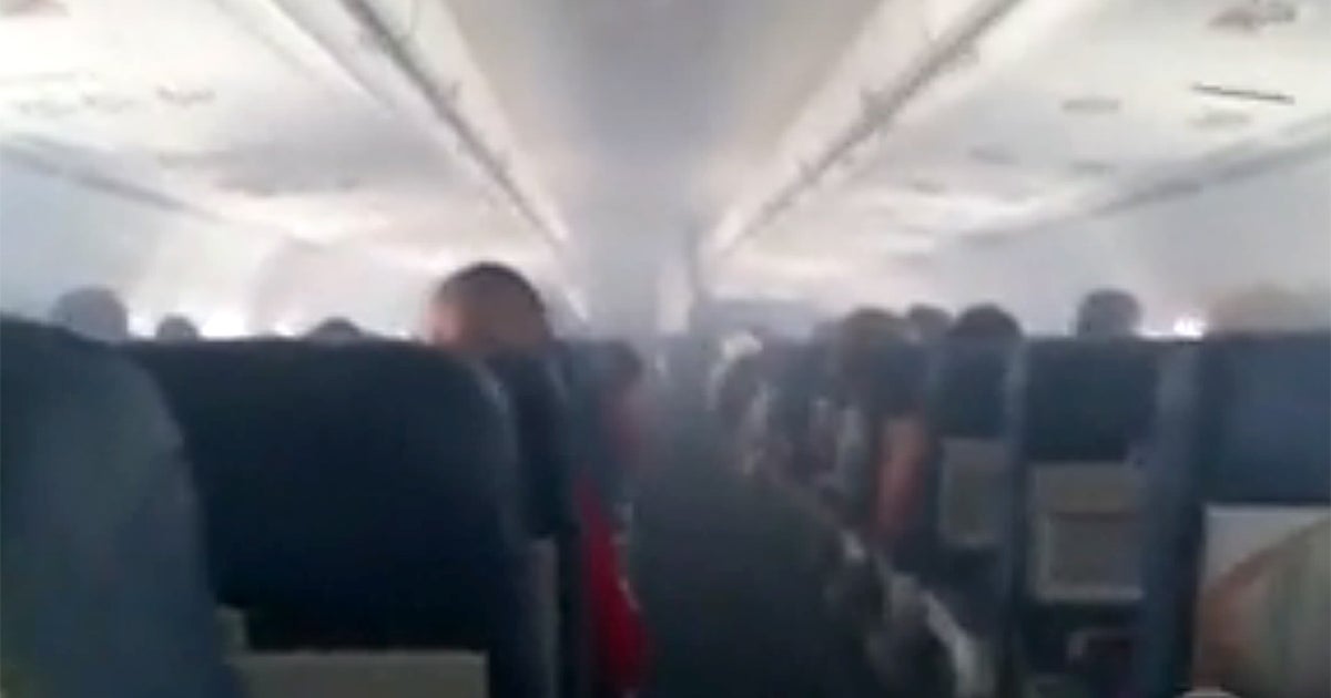 Delta Flight 2028 cabin fills with smoke scaring passengers on flight ...