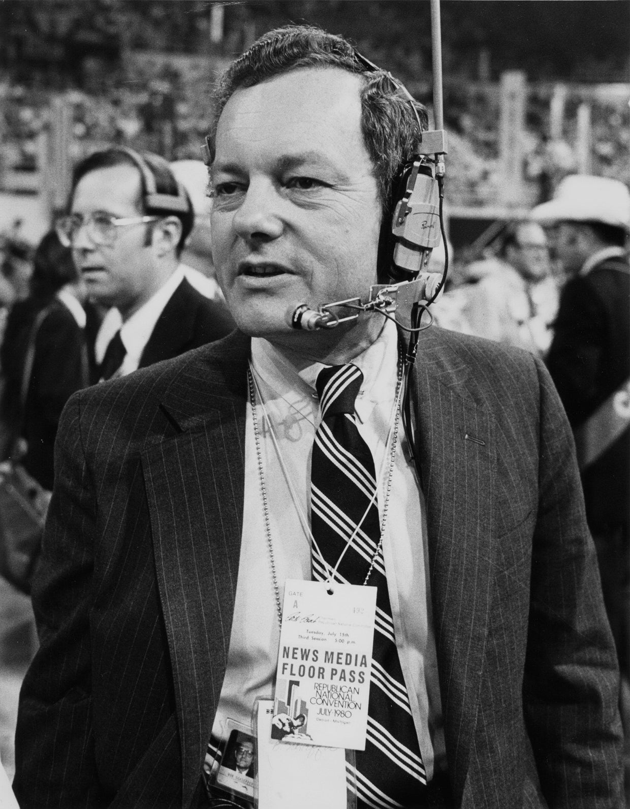 Legendary "Face the Nation" anchor Bob Schieffer to retire