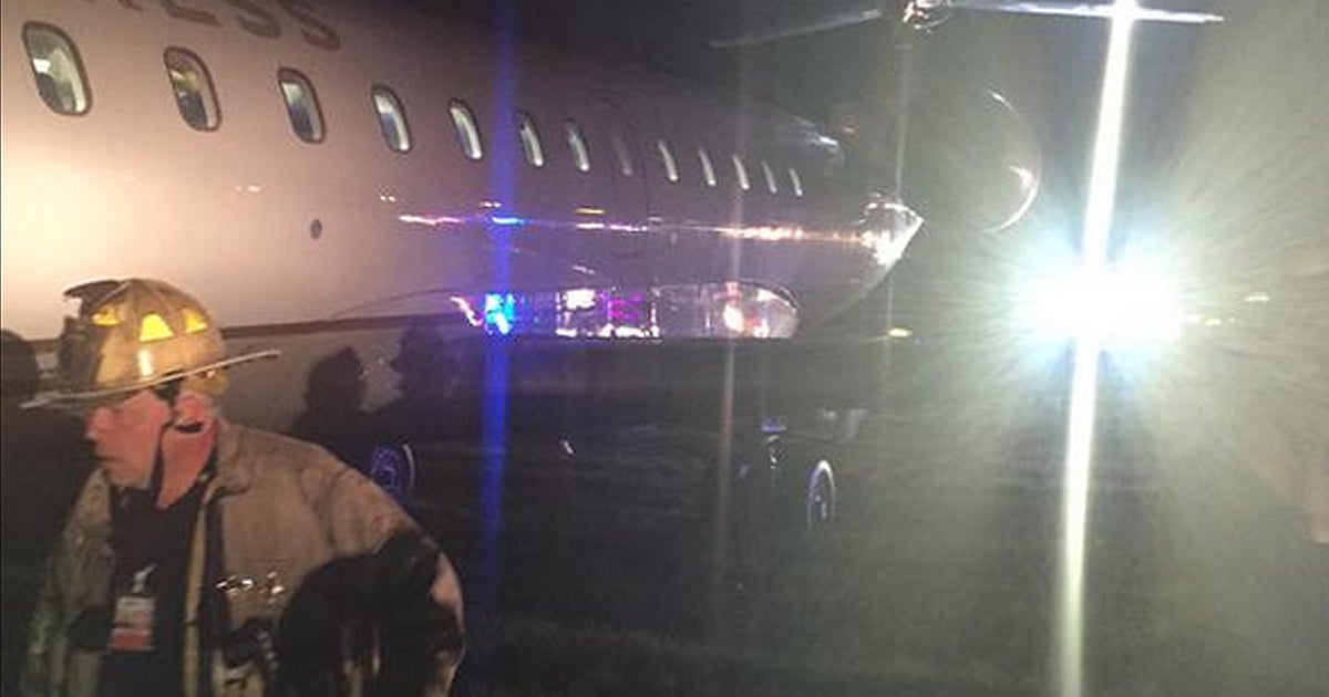 United Airlines plane skids off runway landing at Buffalo Niagara ...