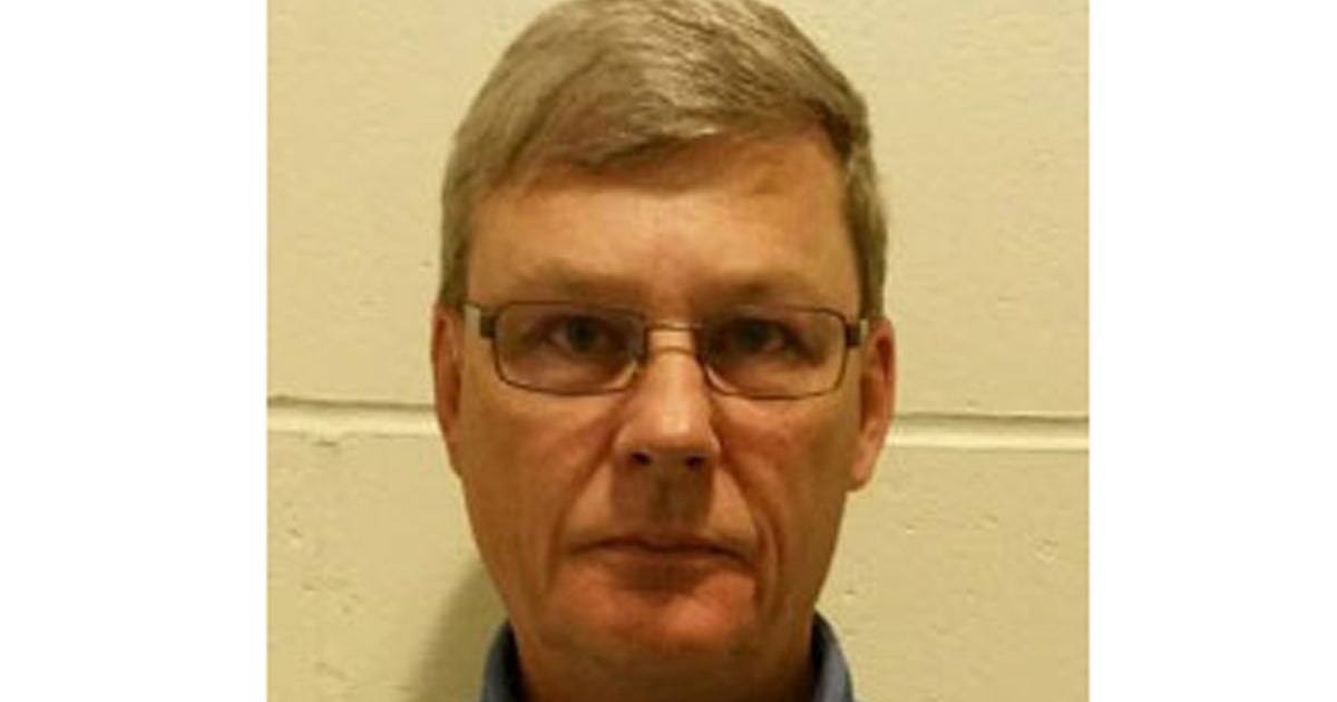 American Airlines employee Ray Howland arrested in Pennsylvania child sex sting - CBS News