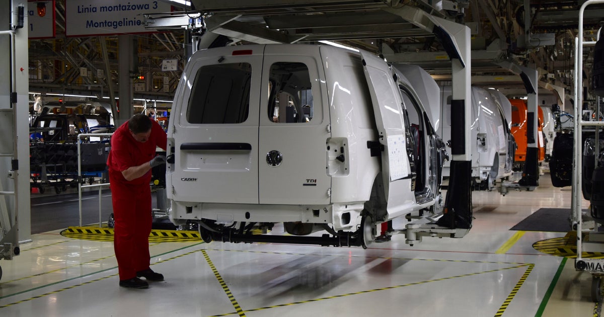 Robot kills Volkswagen worker at Frankfurt, Germany plant - CBS News