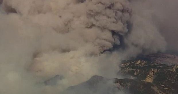 Sweeping Northern California wildfire forces evacuations - CBS News