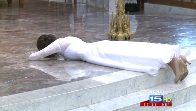 Indiana woman becomes rare consecrated virgin - CBS News