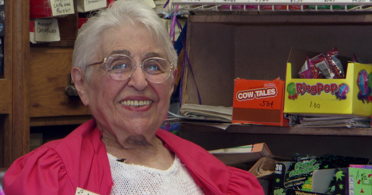 Kids, 101-year-old candy shop owner share special bond - CBS News
