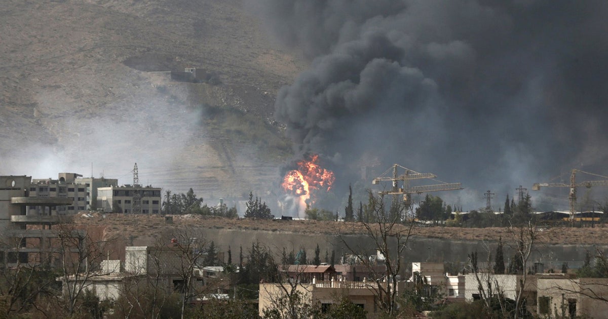 Russian tanks arrive in Syria - CBS News