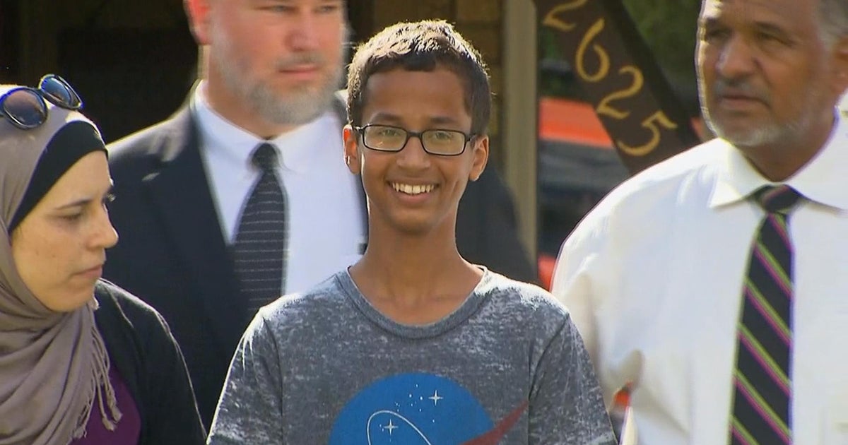 Ahmed Mohamed, Muslim teen cuffed over clock mistaken for bomb, still ...