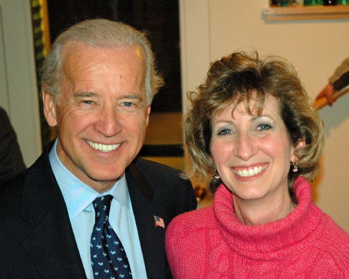 Joe Biden's enduring Iowa friendships - CBS News