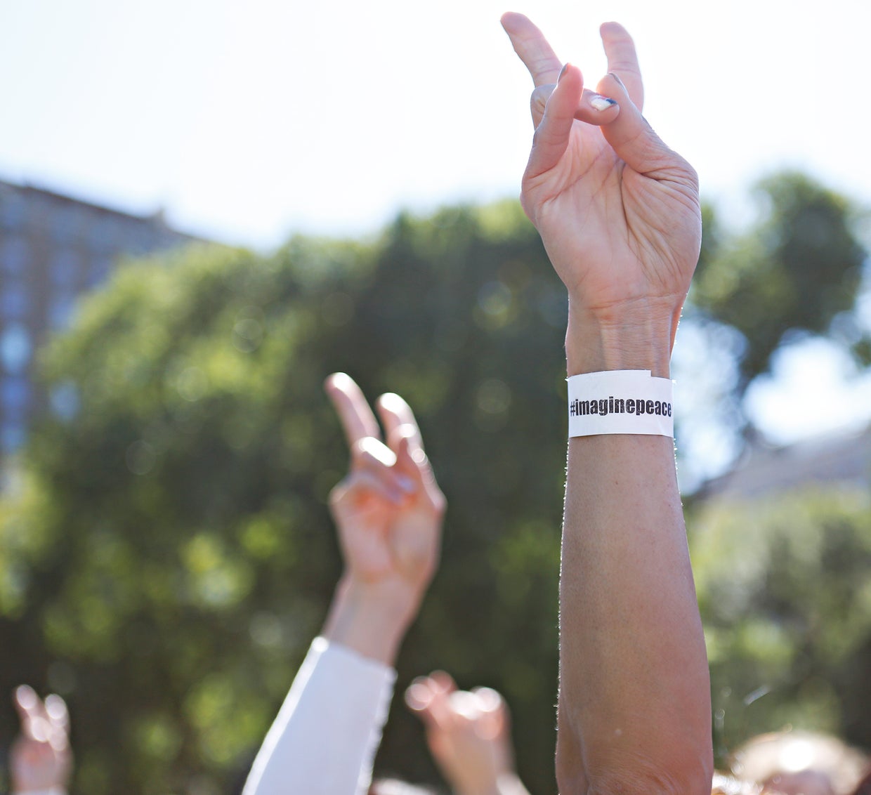 Yoko Ono's human peace sign