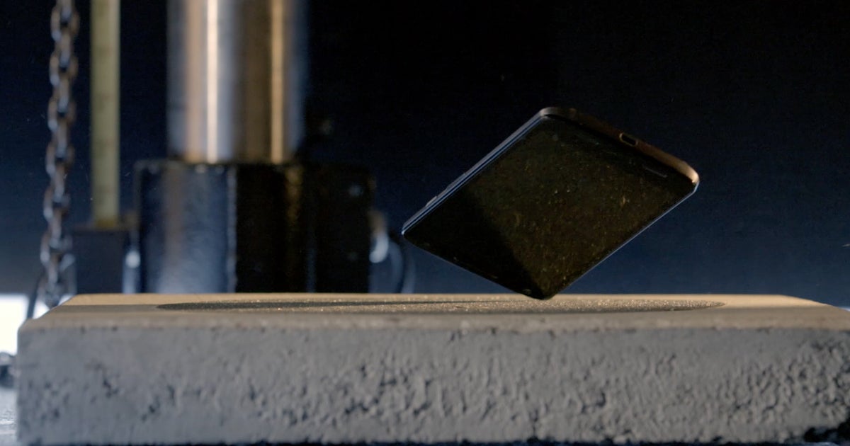 Motorola's new smartphone has a shatterproof screen - CBS News