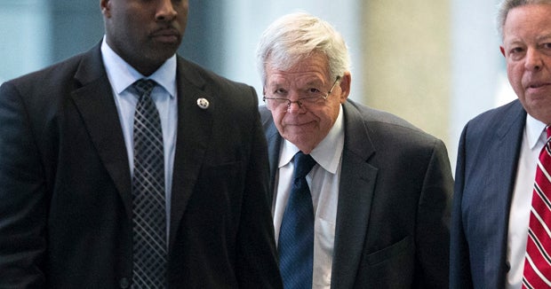 Ex-congressmen send letters in support of Hastert - CBS News
