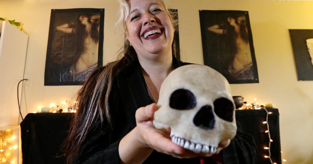 Satanists to attend high school football game in Washington state - CBS ...