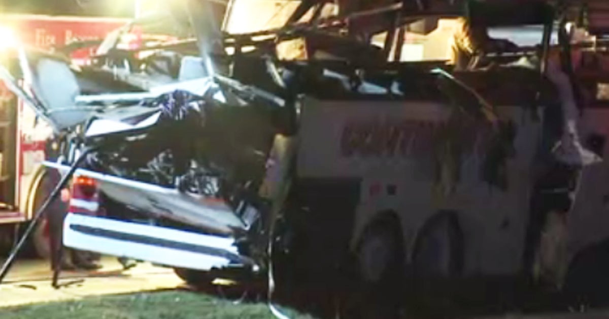 Arkansas bus crash leaves multiple passengers dead after running off ...