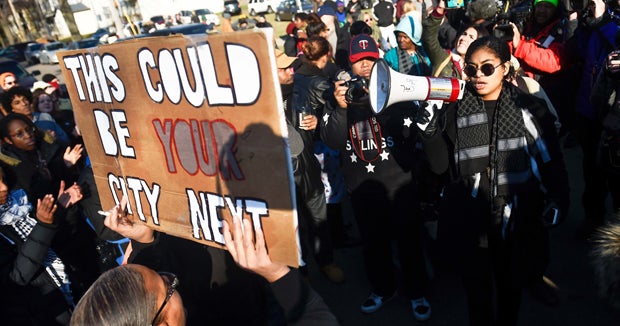 Jamar Clark police shooting protesters make vow as mourners pay their ...