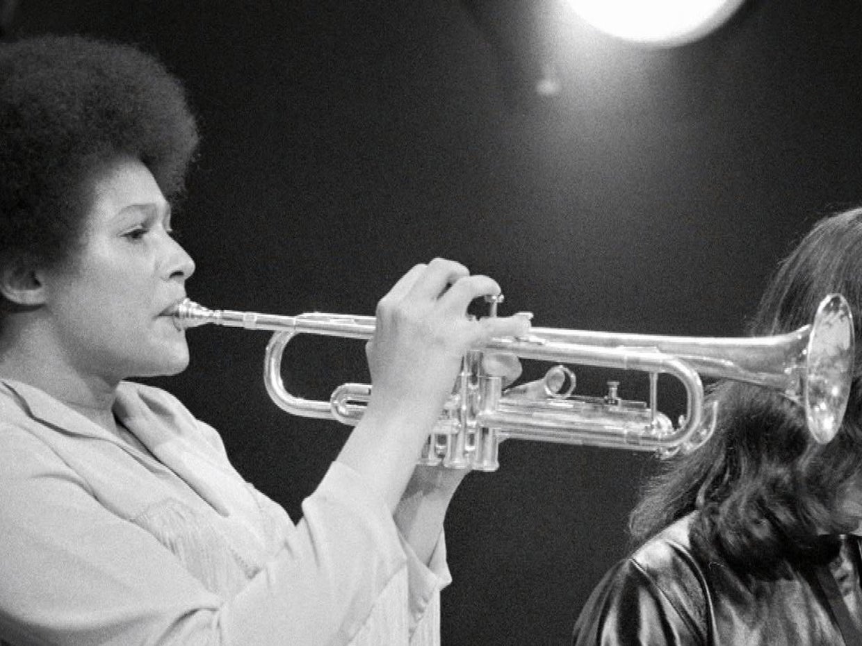 Trailblazing trumpet player Cynthia Robinson dies at 71 - CBS News