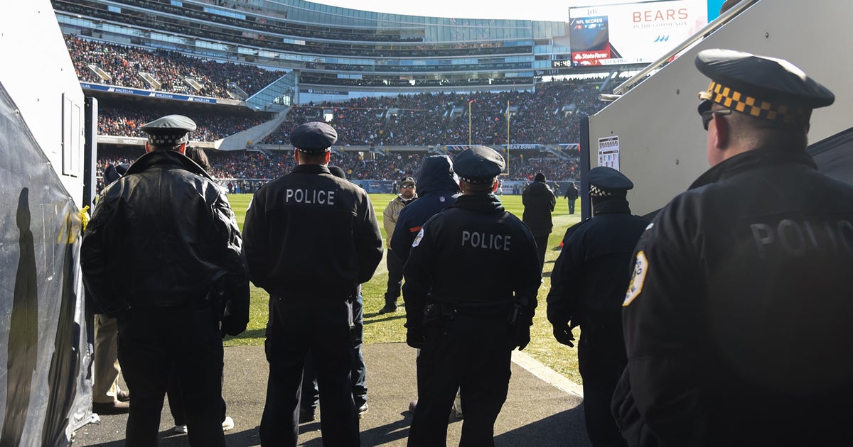 Police orgs ask NFL to let off-duty cops carry guns at games - CBS News