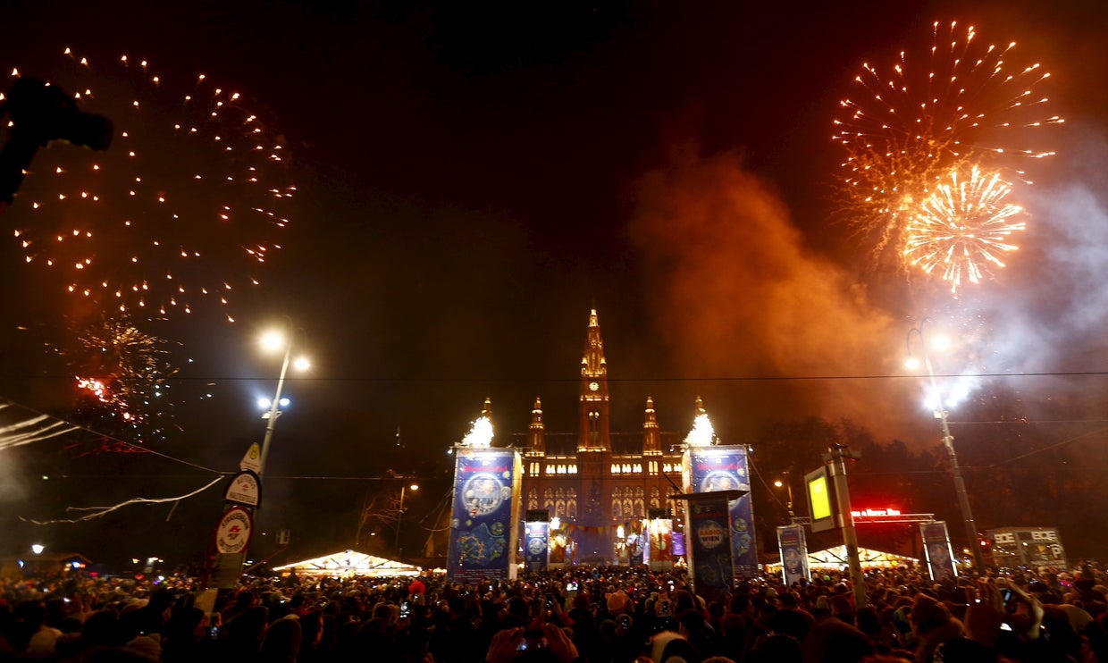 2016: Ringing in the New Year around the world